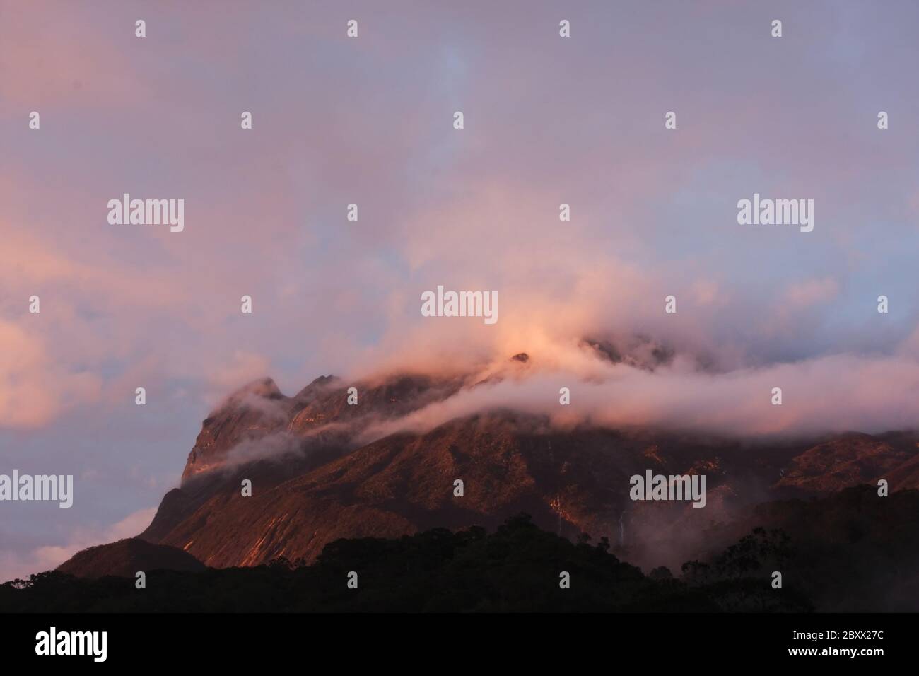 Mount kinabalu scenery hi-res stock photography and images - Alamy