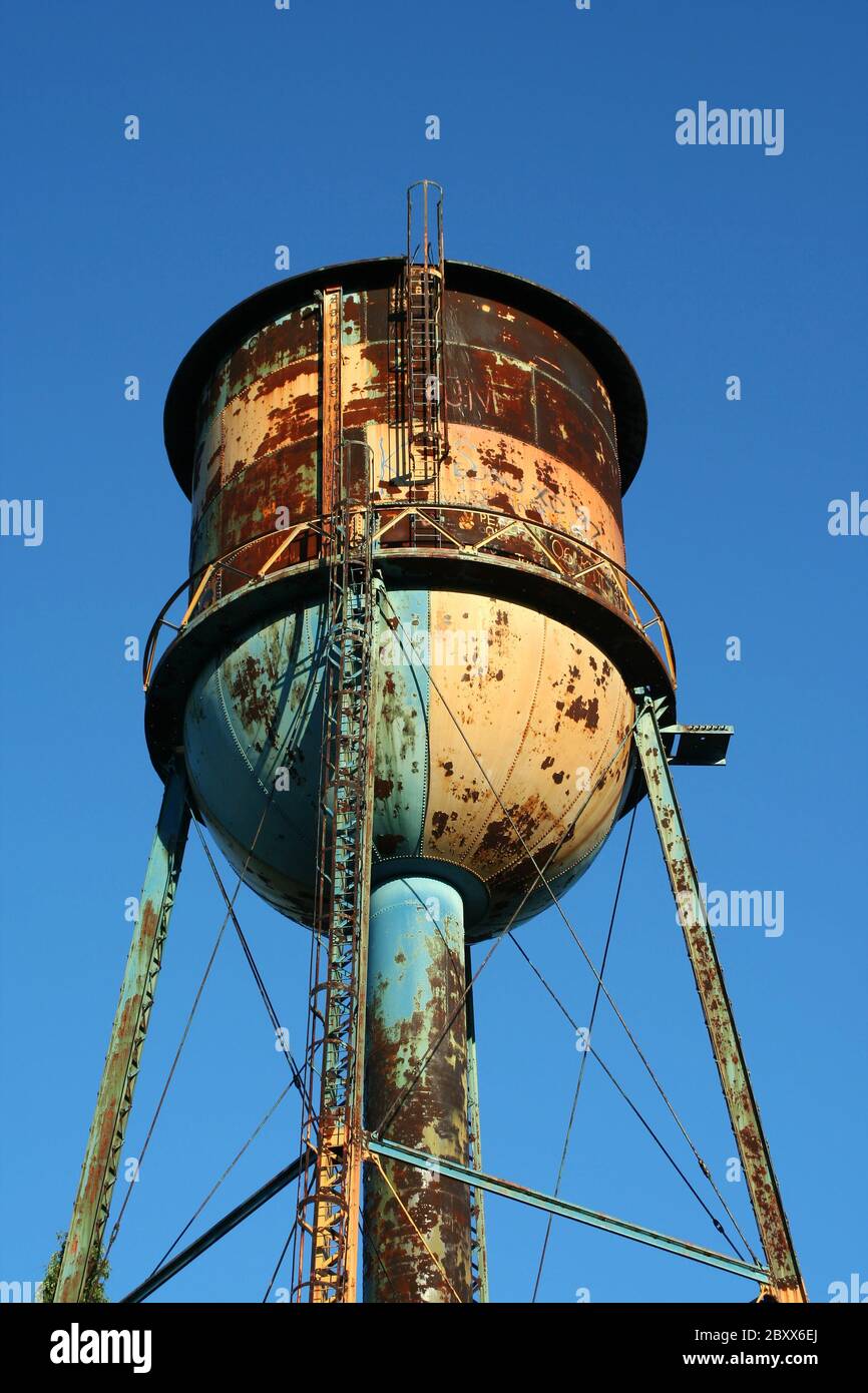 Rusty sky hi-res stock photography and images - Alamy