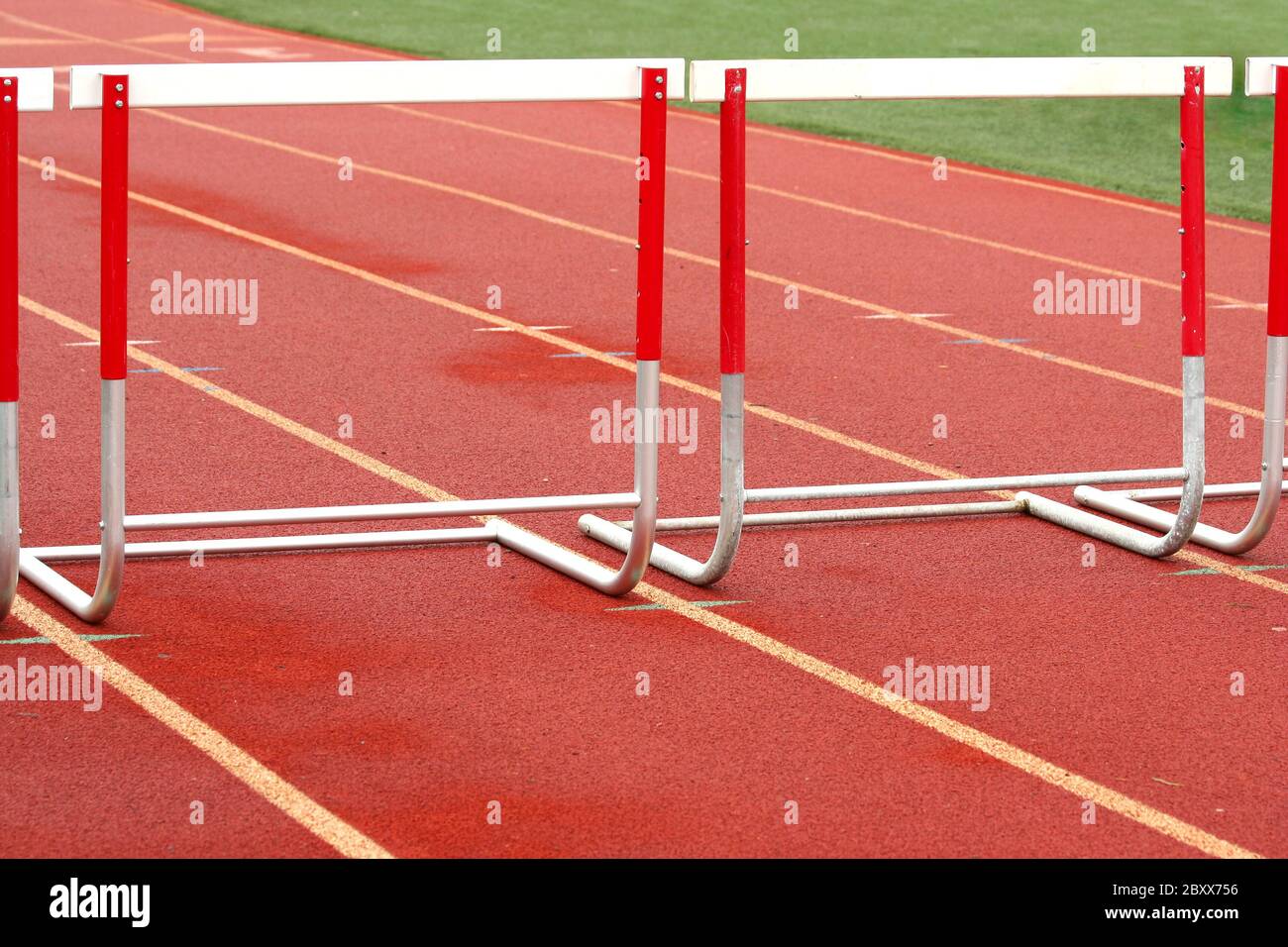 Hurdling track event hi-res stock photography and images - Alamy