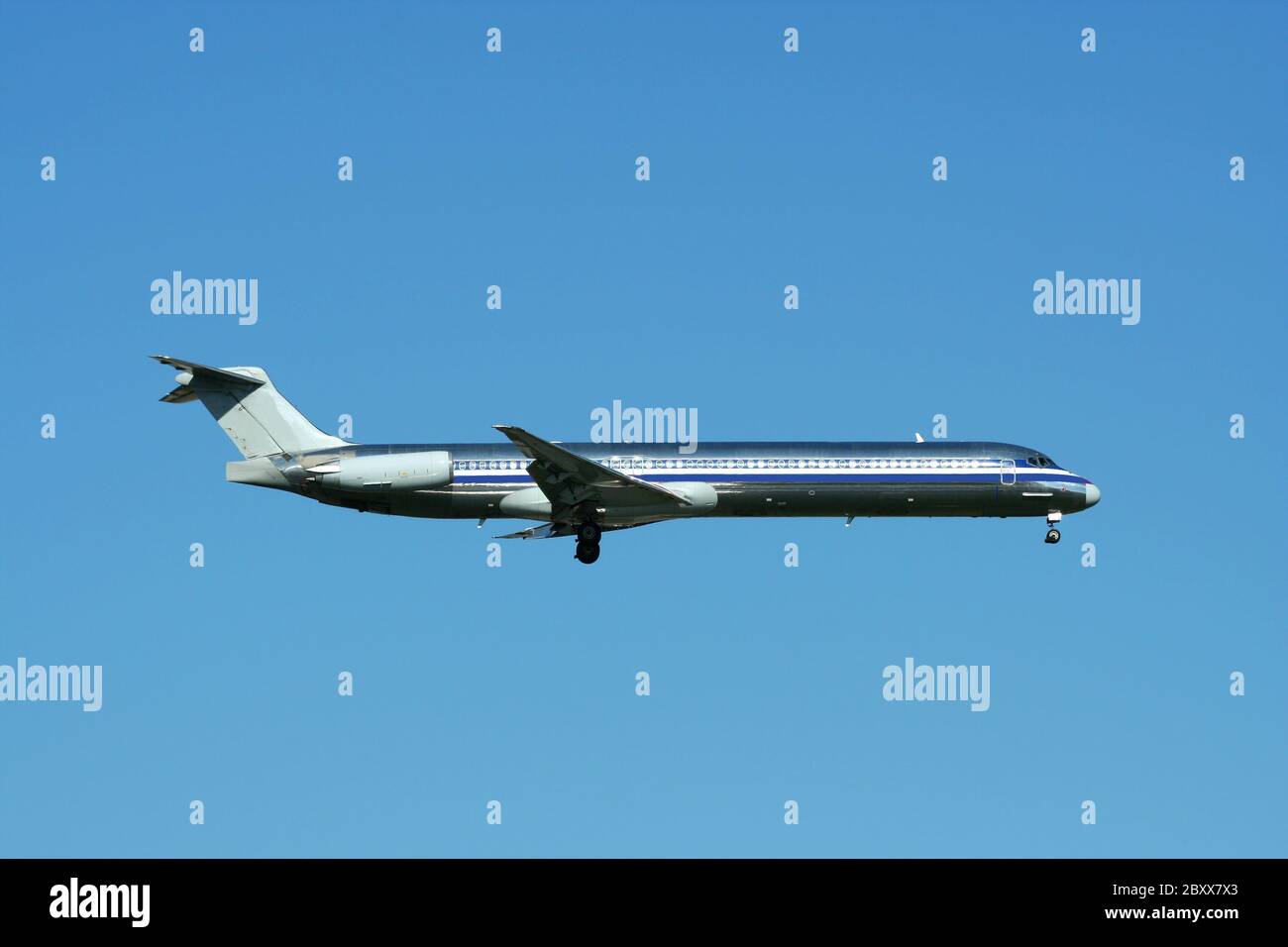 A Passenger jet plane landing Stock Photo - Alamy