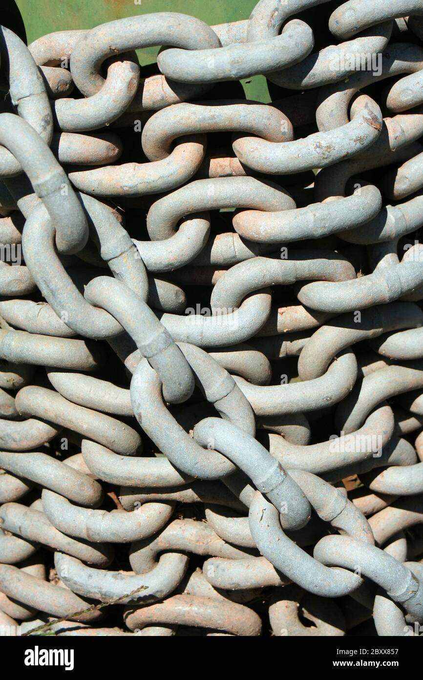 Chain background hi-res stock photography and images - Alamy