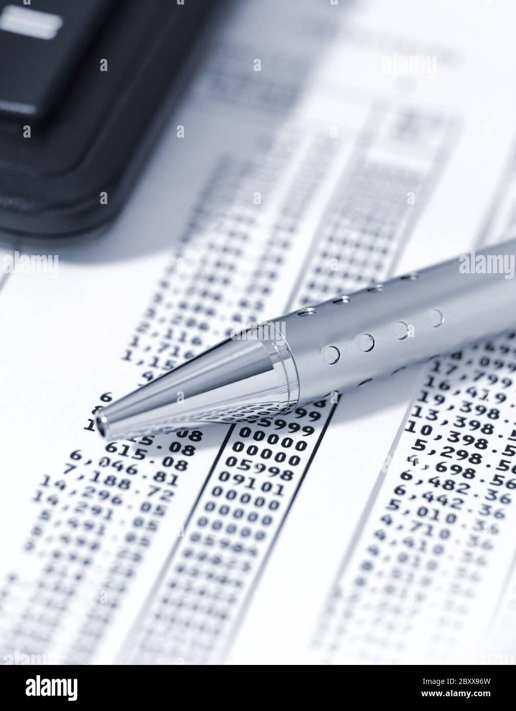 Trade analysis hi-res stock photography and images - Alamy