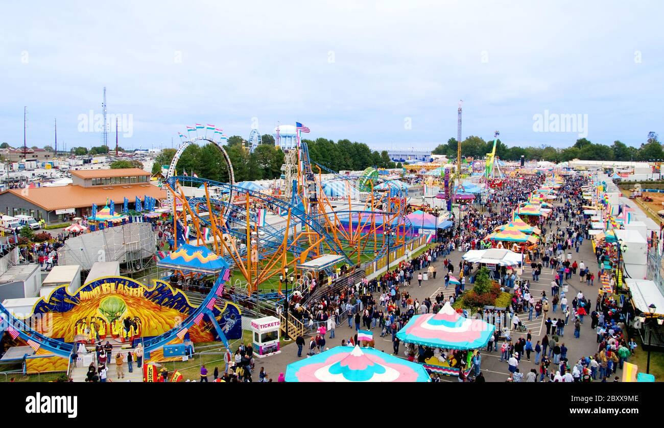 Carnival midway hi-res stock photography and images - Alamy