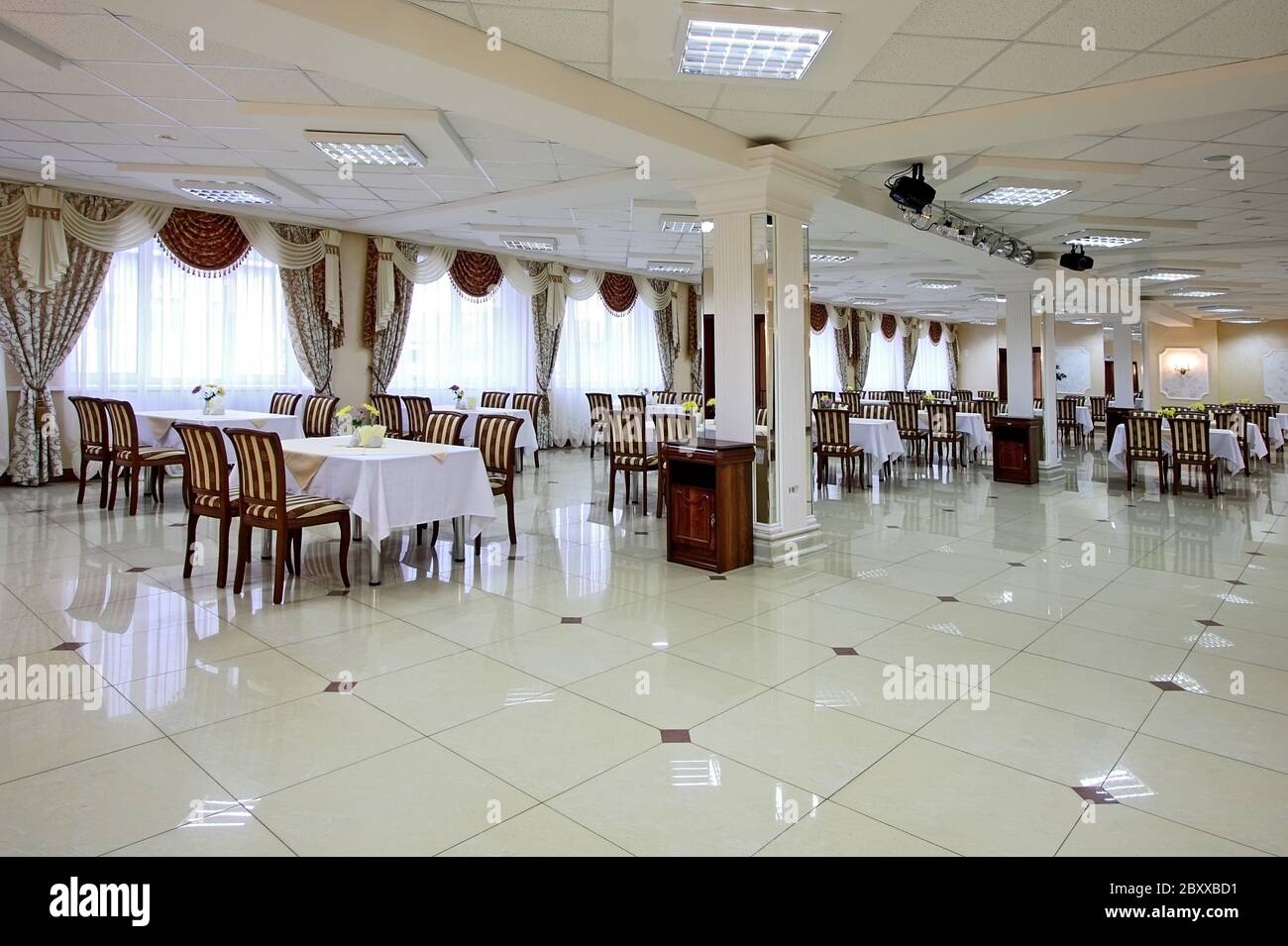 Cafe corridor hi-res stock photography and images - Alamy