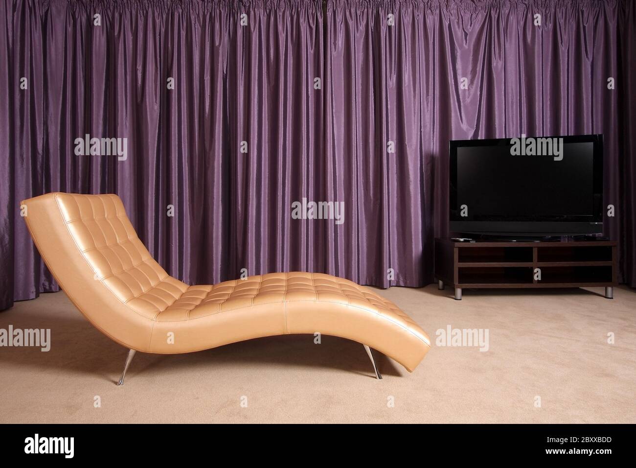 Sparse interior space hi-res stock photography and images - Alamy