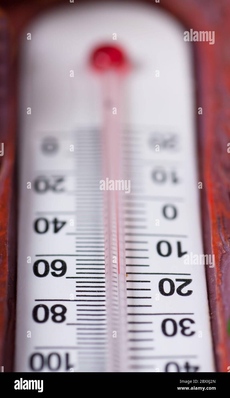 Thermometer scale hi-res stock photography and images - Alamy