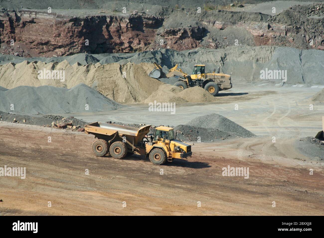 Rock truck hi-res stock photography and images - Alamy