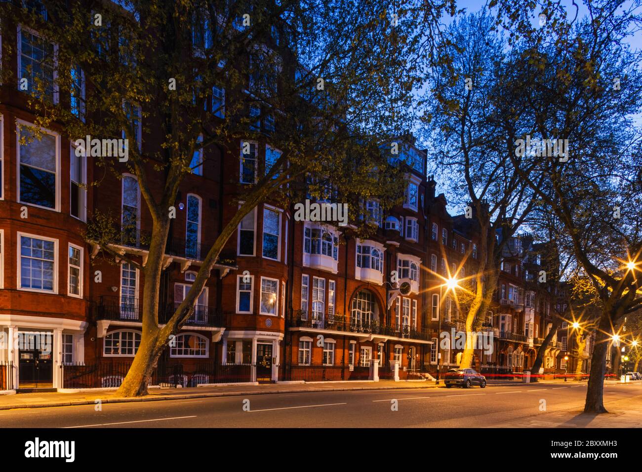 Chelsea cheyne walk hi-res stock photography and images - Alamy