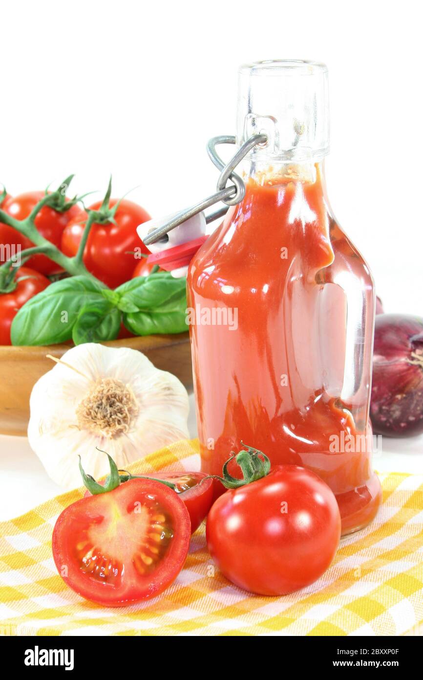 Picnic food ketchup bottle hi-res stock photography and images - Alamy