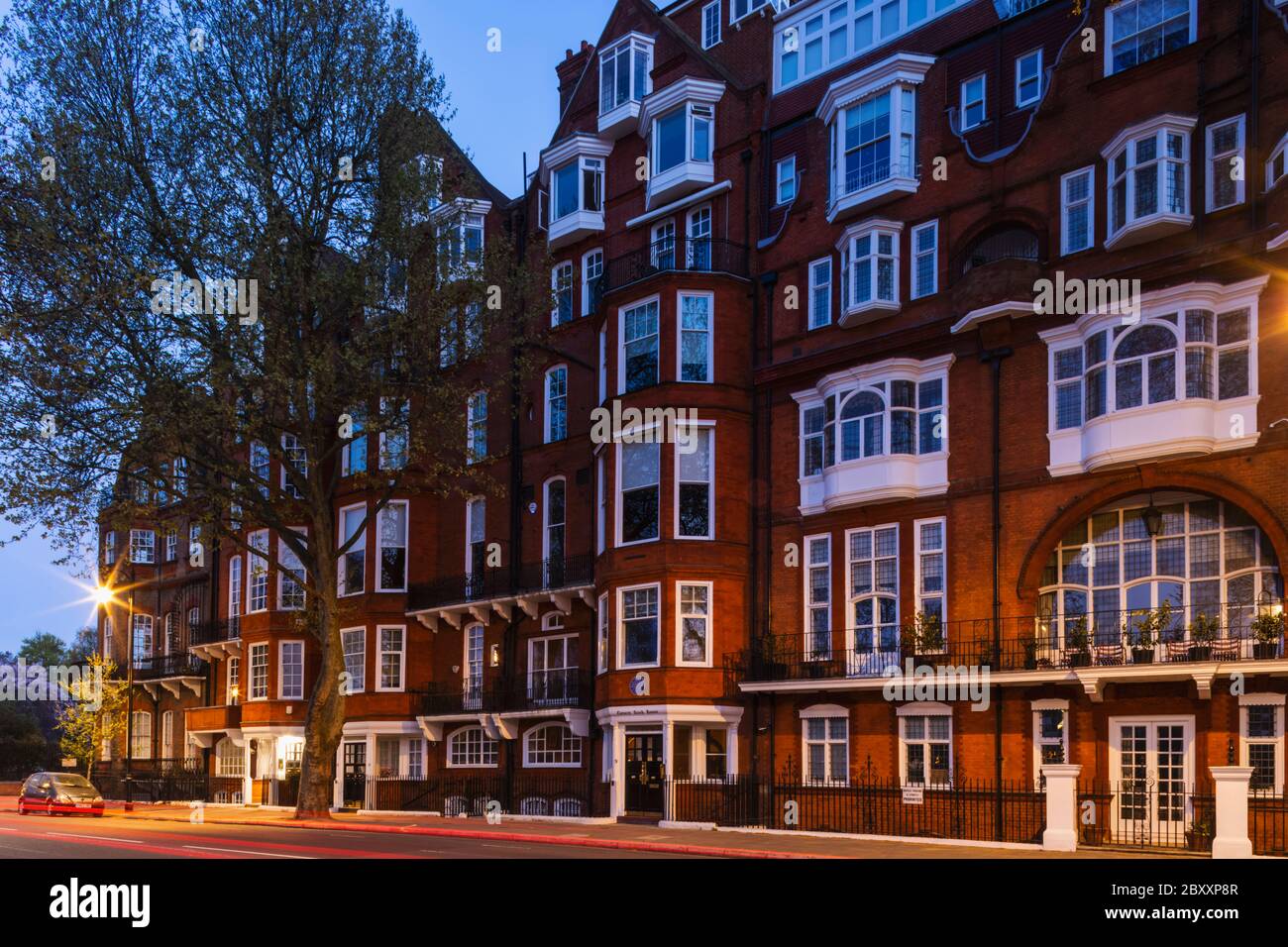 Chelsea cheyne walk hi-res stock photography and images - Alamy