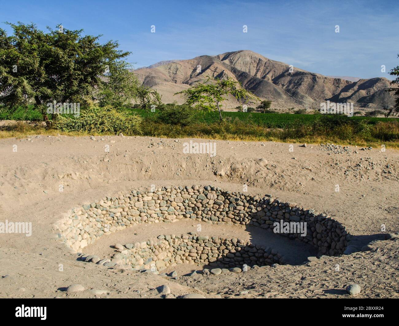 Acueductos hi-res stock photography and images - Alamy