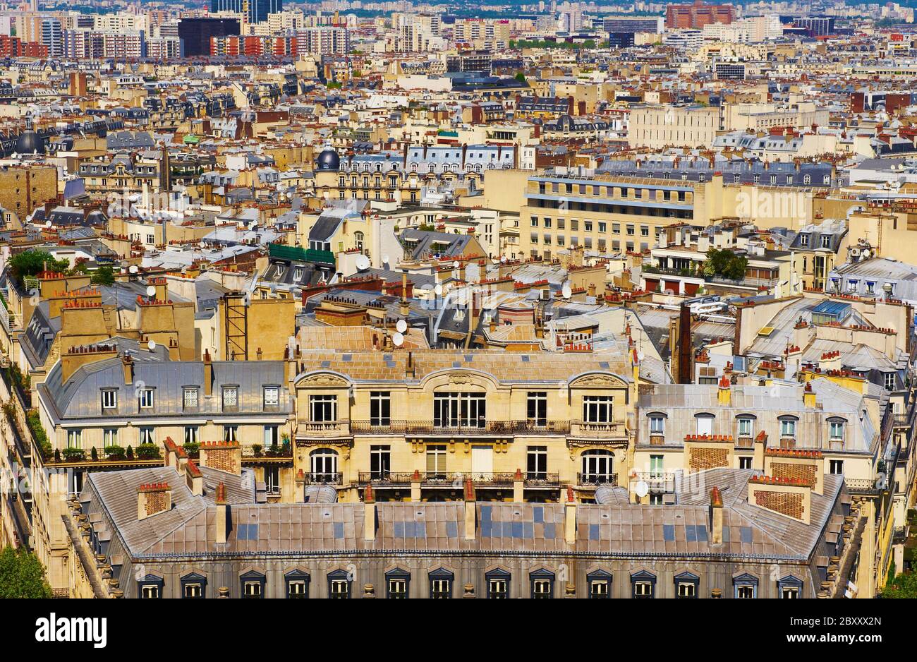 Paris rooftops hi-res stock photography and images - Alamy