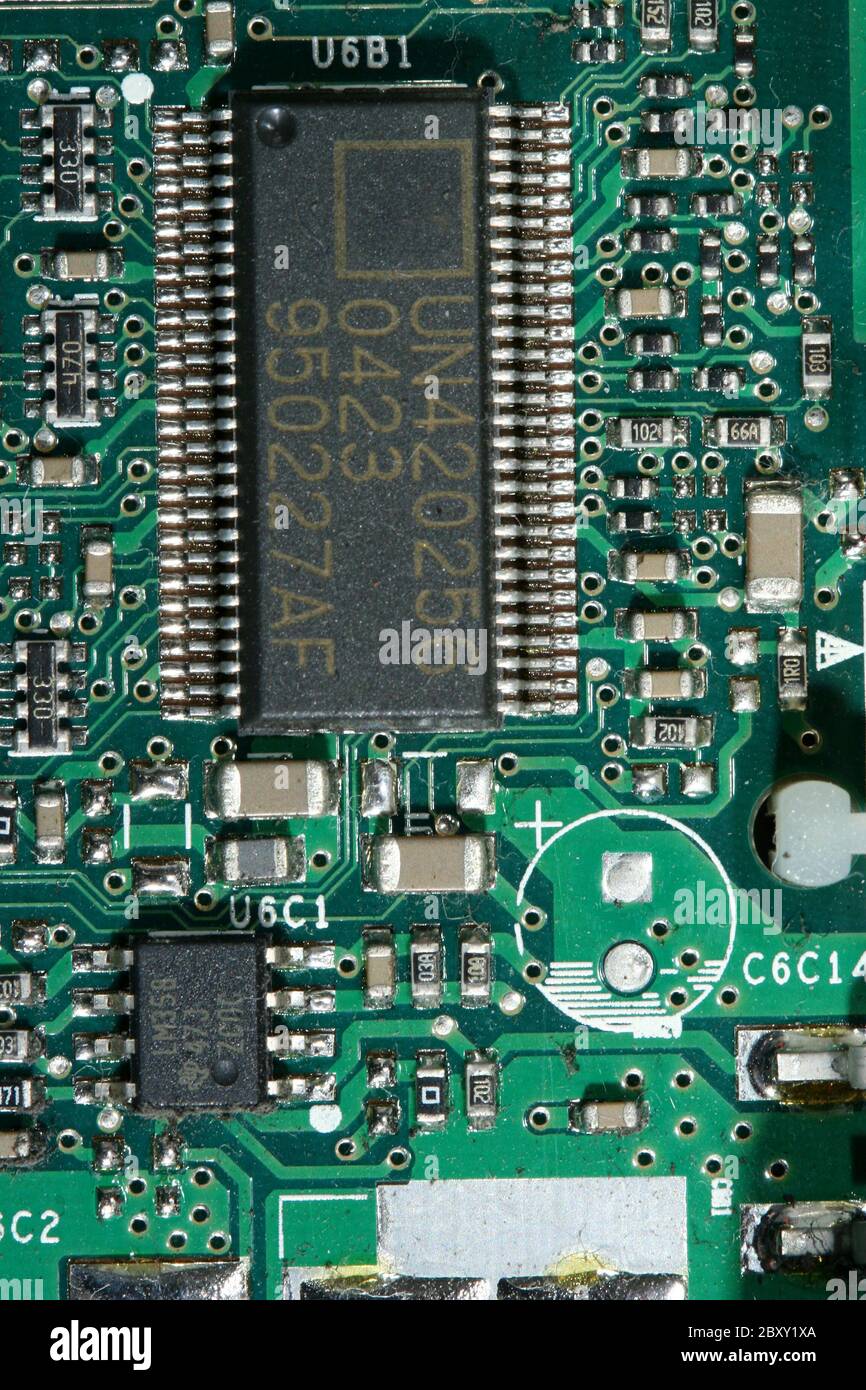 Chip circuit hi-res stock photography and images - Alamy