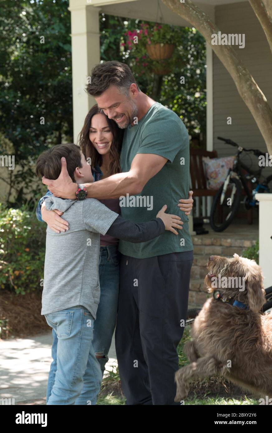 THINK LIKE A DOG, from left: Gabriel Bateman, Megan Fox, Josh Duhamel ...