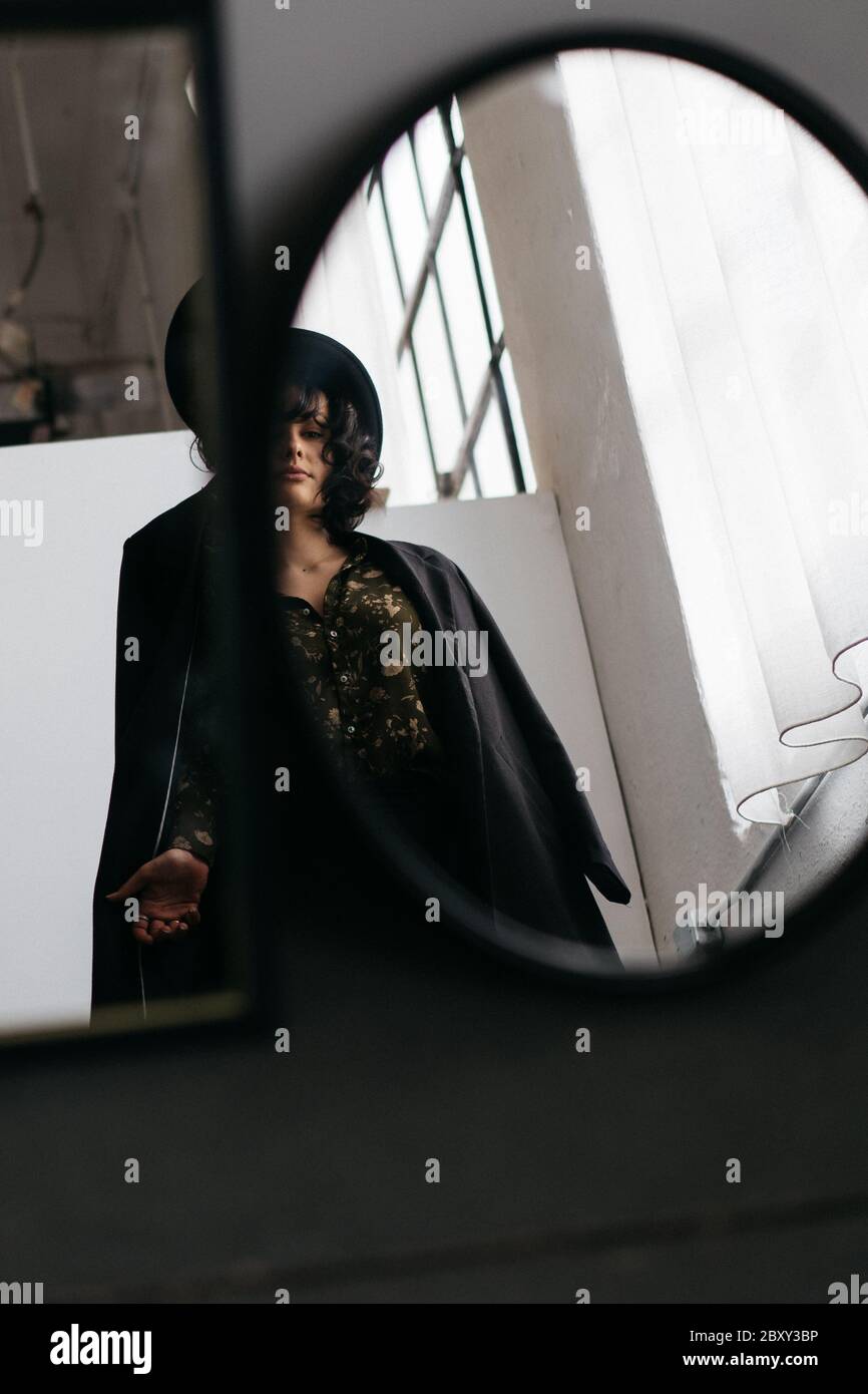 Modern Art modeling session Stock Photo - Alamy