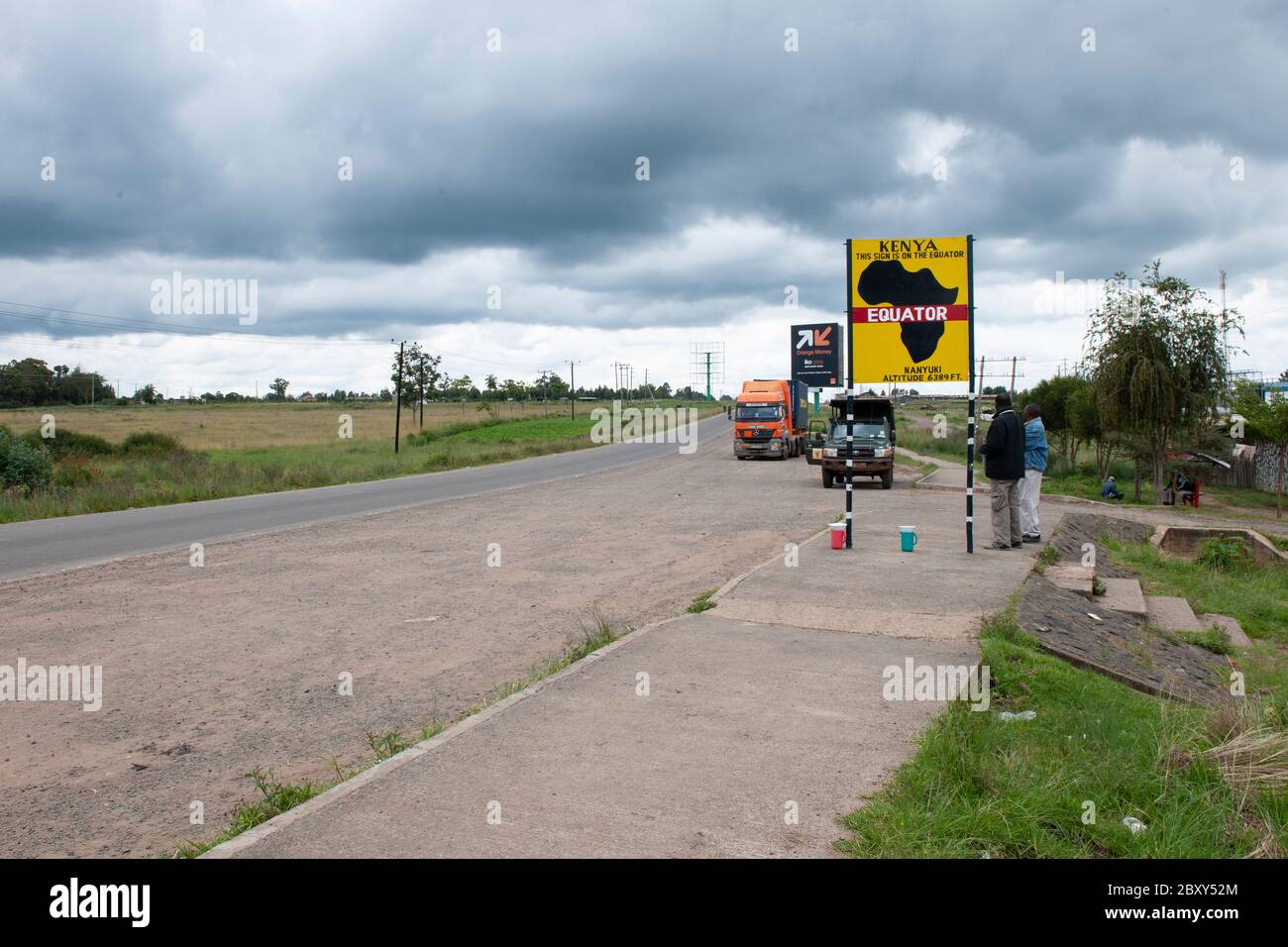 Kenya nanyuki equator sign hi-res stock photography and images - Alamy