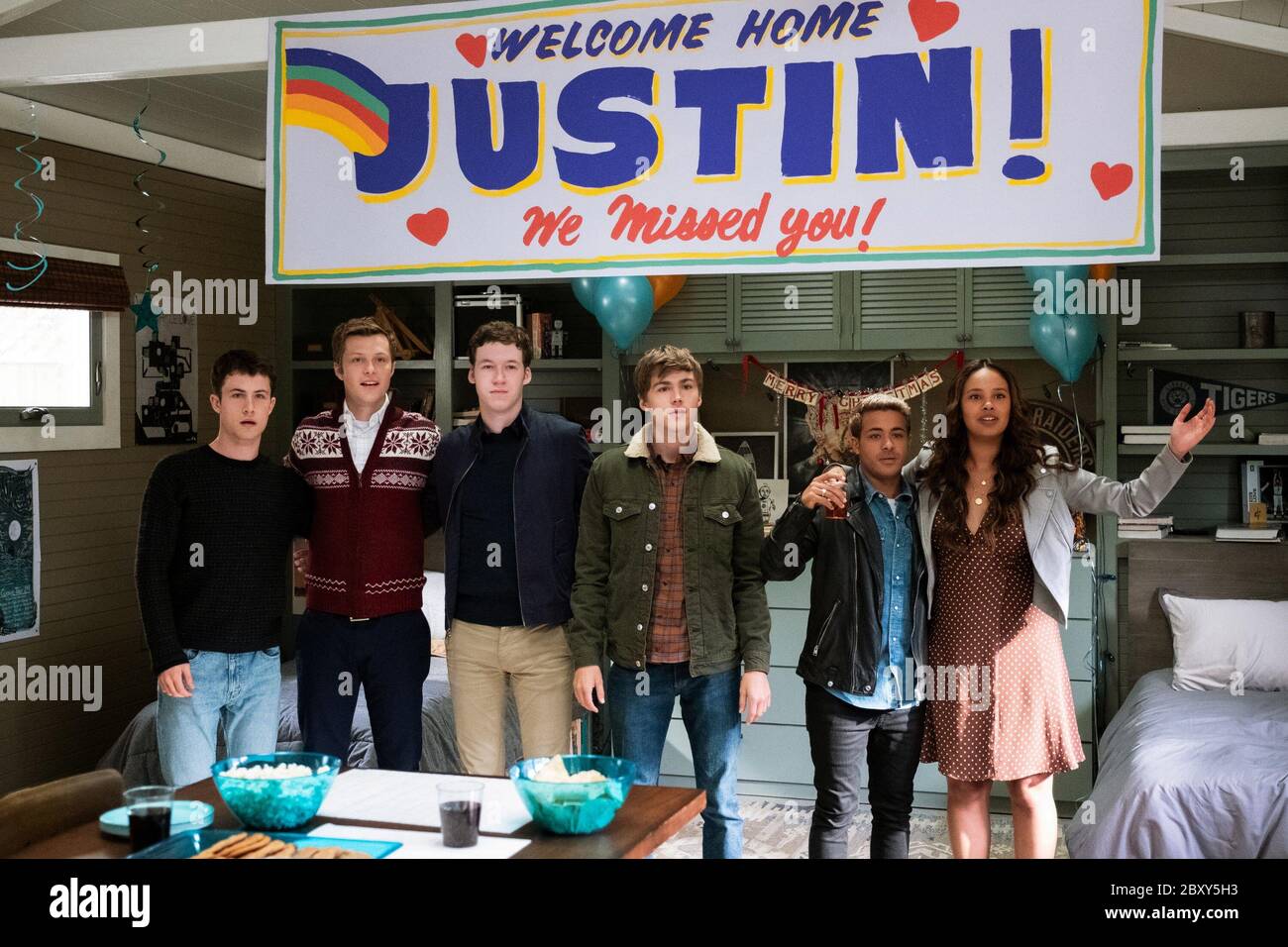 13 REASONS WHY, (aka THIRTEEN REASONS WHY), from left: Dylan Minnette ...