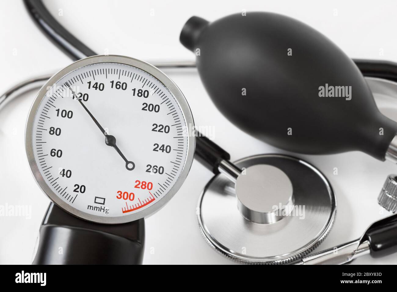Scale of pressure and stethoscope Stock Photo - Alamy