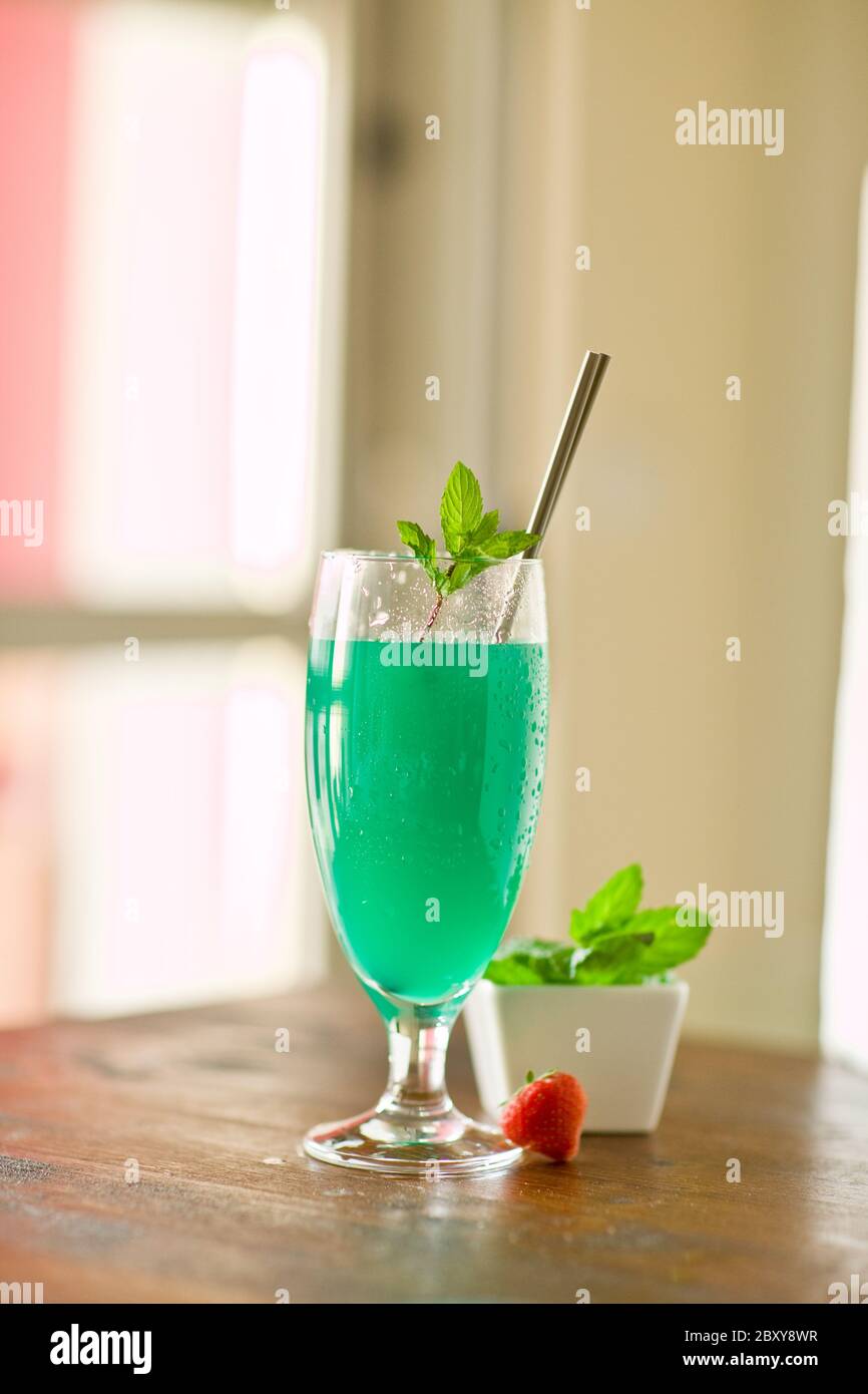 Strawberry cocktail soft drink hi-res stock photography and images - Alamy