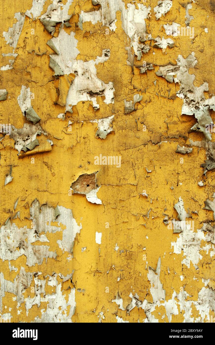 A Old wall with cracked peeling paint Stock Photo - Alamy