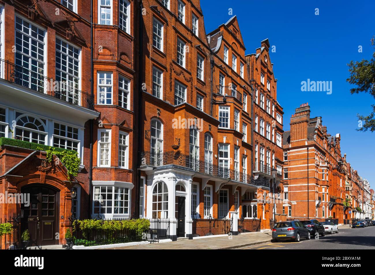 England, London, Westminster, Kensington and Chelsea, Knightsbridge ...