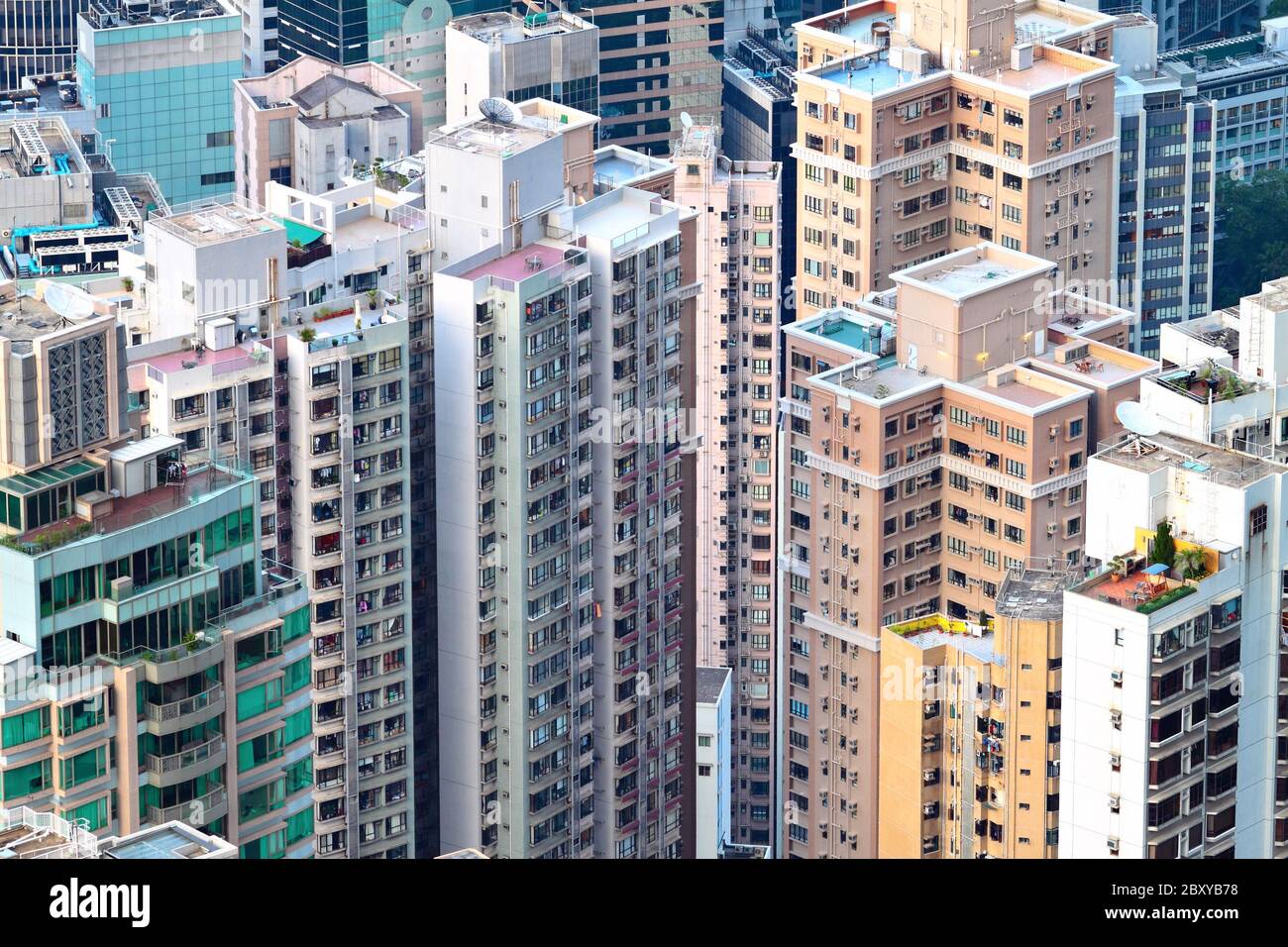 Crowded structure hi-res stock photography and images - Alamy