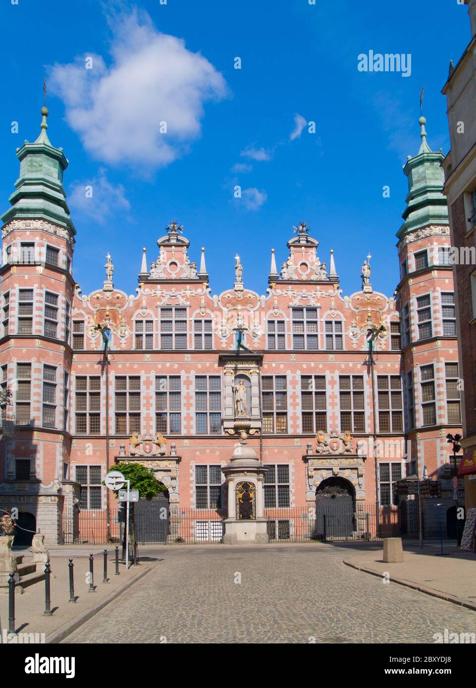 Old armory building hi-res stock photography and images - Alamy