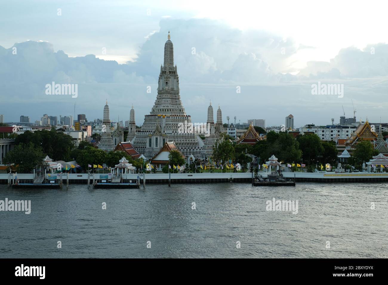 White pagoda temple dawn hi-res stock photography and images - Alamy