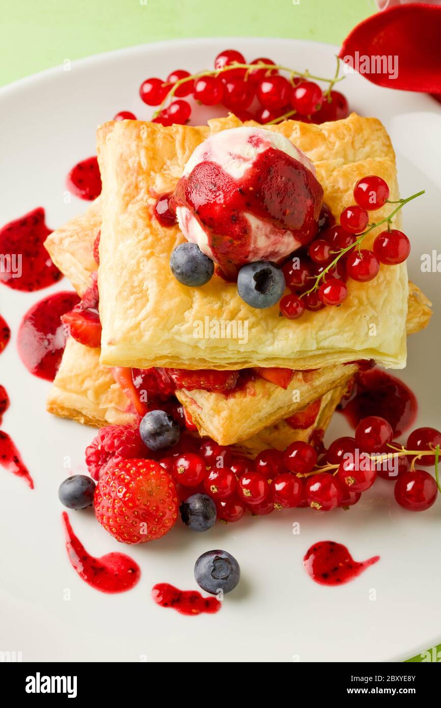 Ice pastry hi-res stock photography and images - Alamy