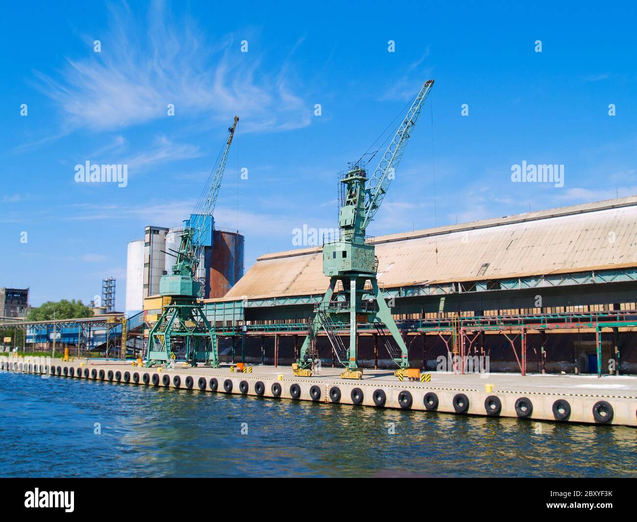 Shipyard gantry cranes hi-res stock photography and images - Alamy