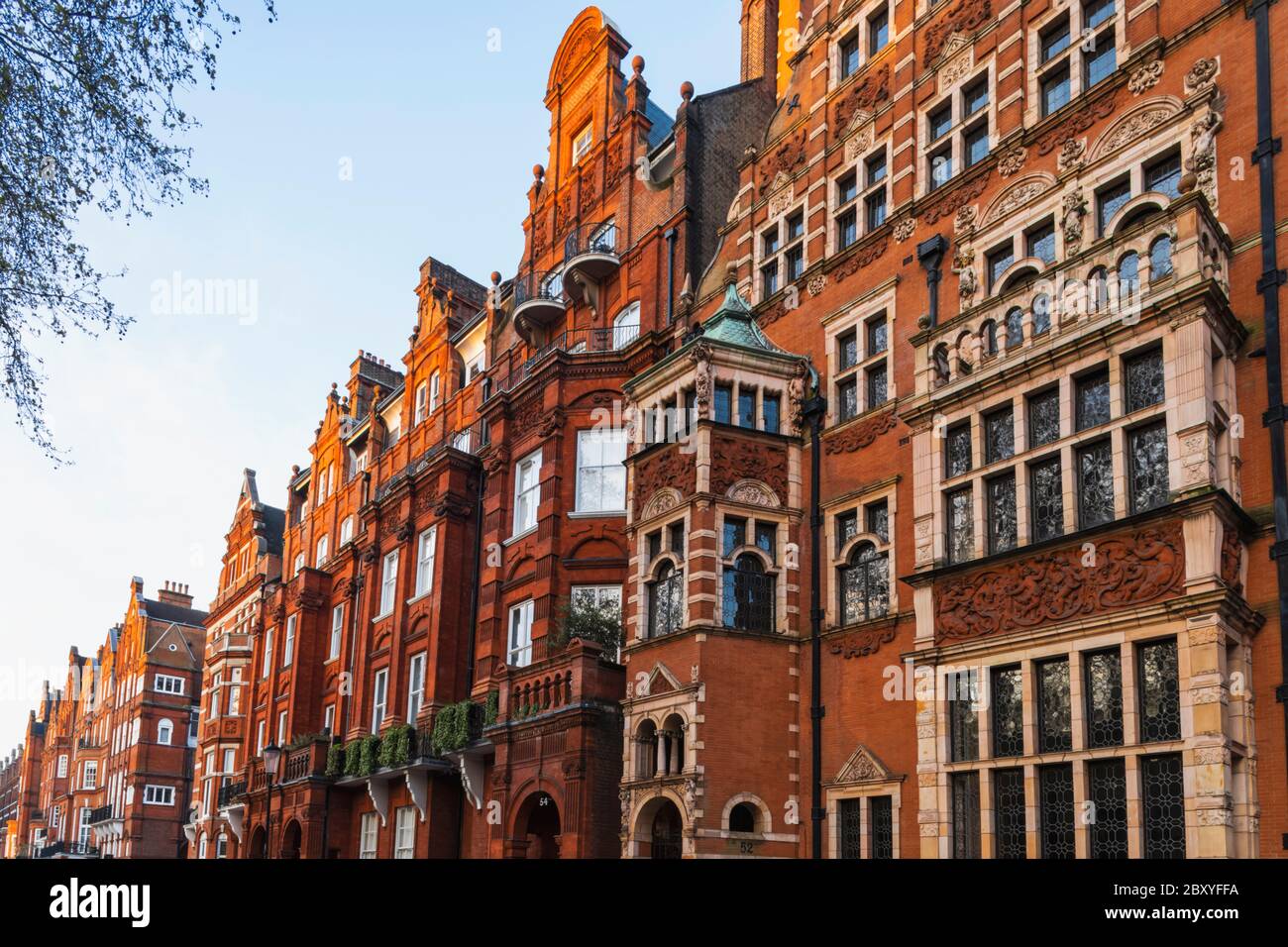 Cadogan square houses hi-res stock photography and images - Alamy
