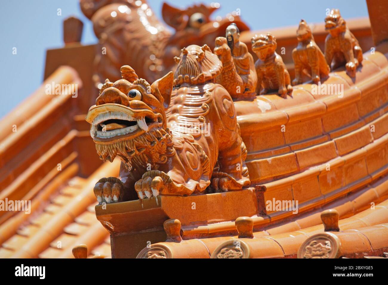 Chinese temple roof texture hi-res stock photography and images - Alamy
