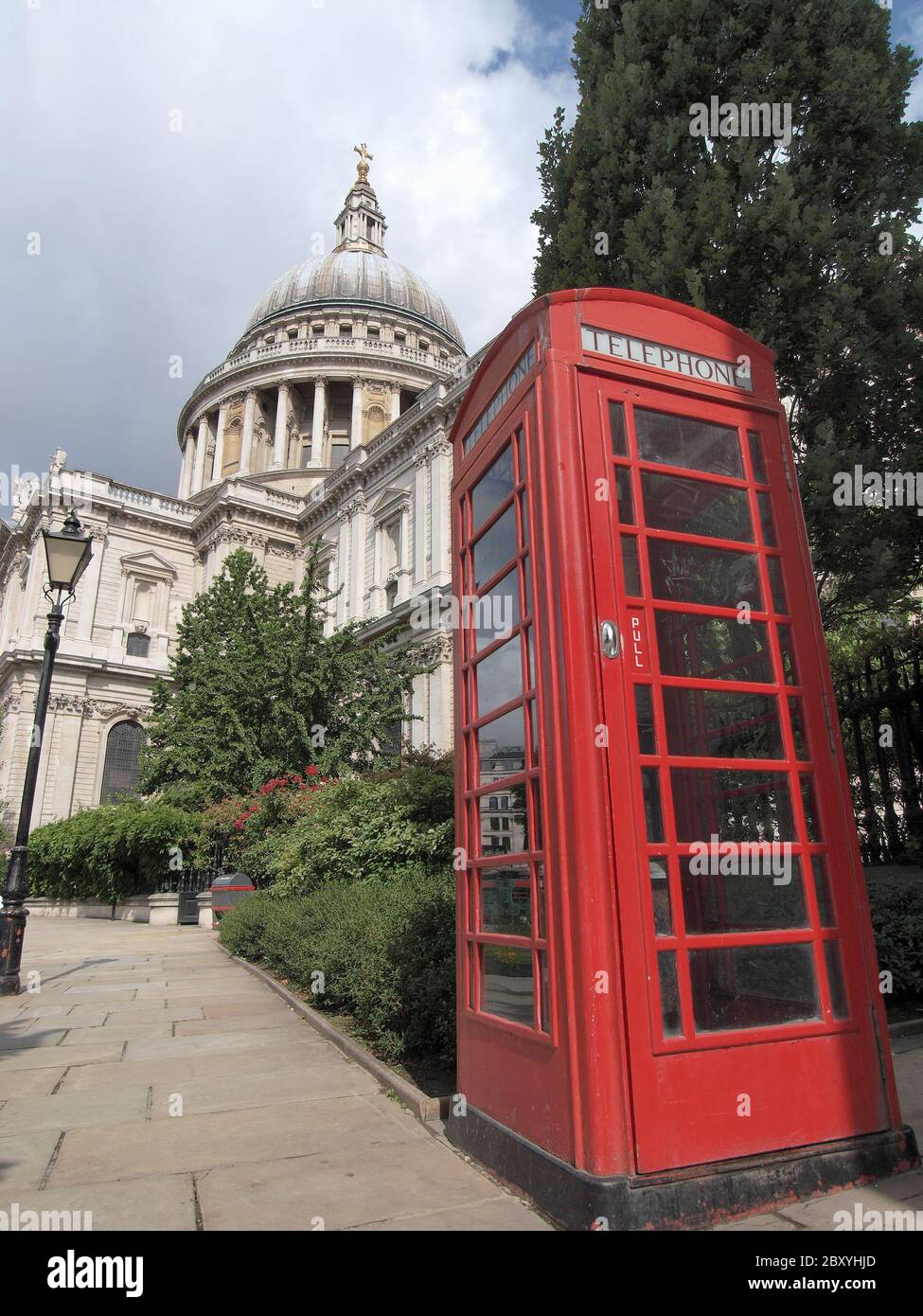 London telephone box Stock Photo - Alamy