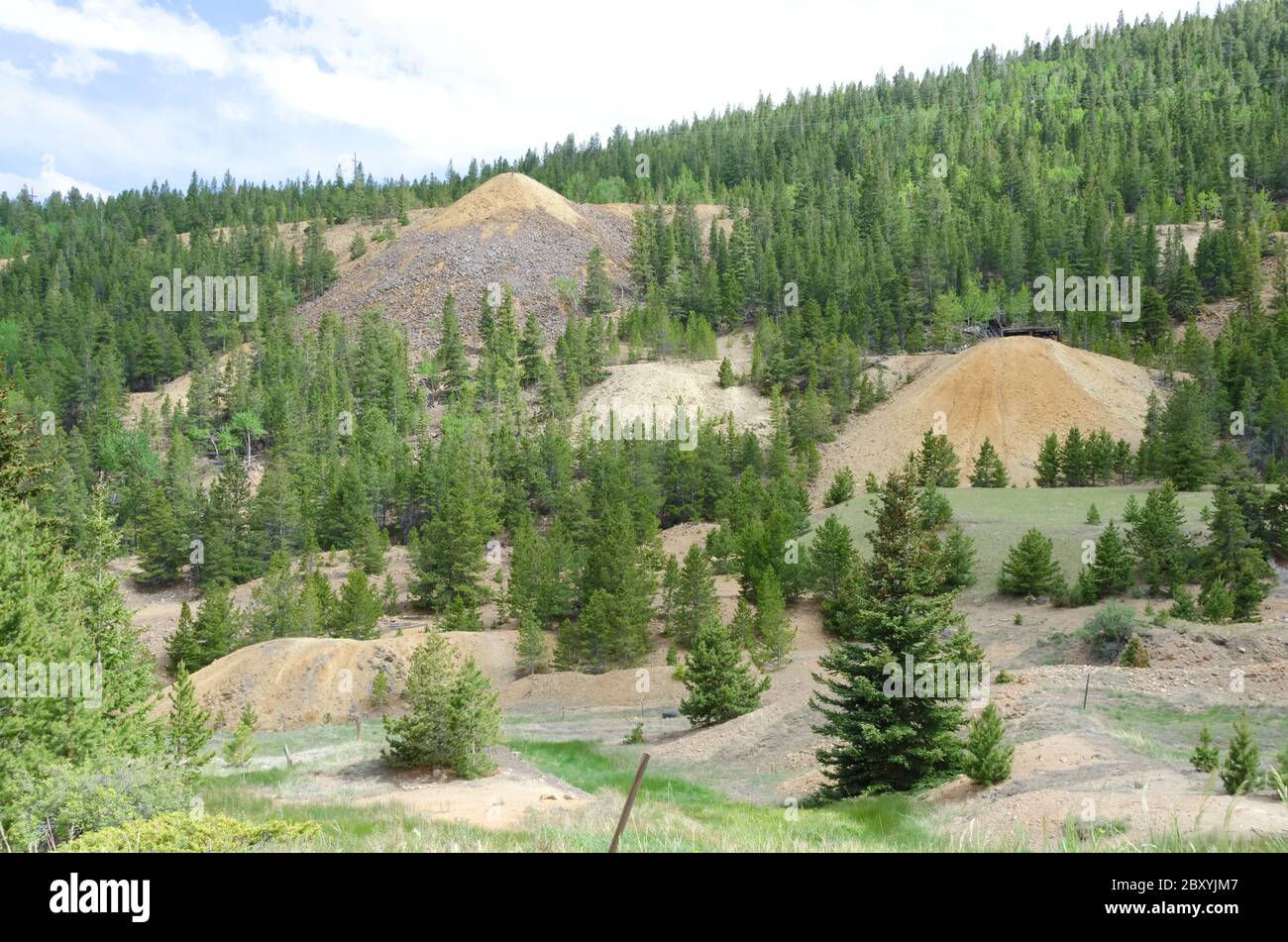 Buildings and equipment from old gold mines, in the town of Nevadaville ...