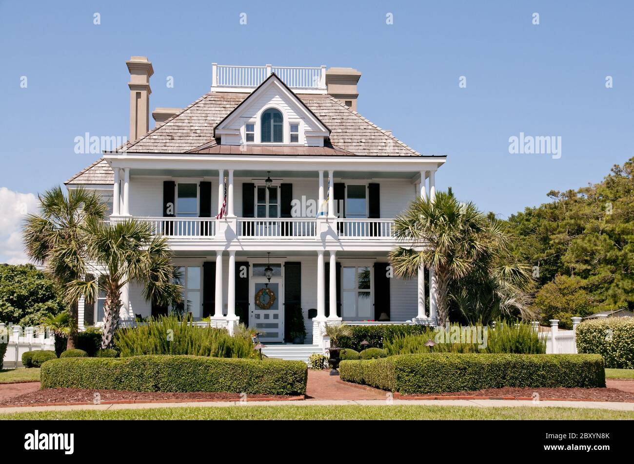 American victorian house country hi-res stock photography and images ...
