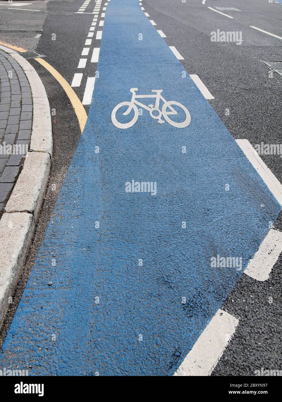 Bike lane sign Stock Photo - Alamy
