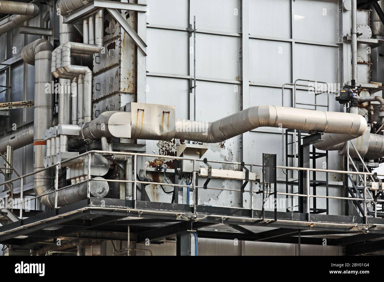 Industrial building, Steel pipelines Stock Photo - Alamy