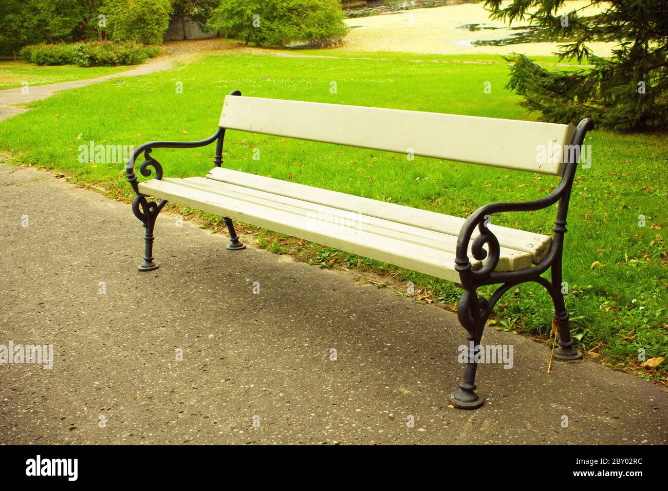 bench in park Stock Photo - Alamy