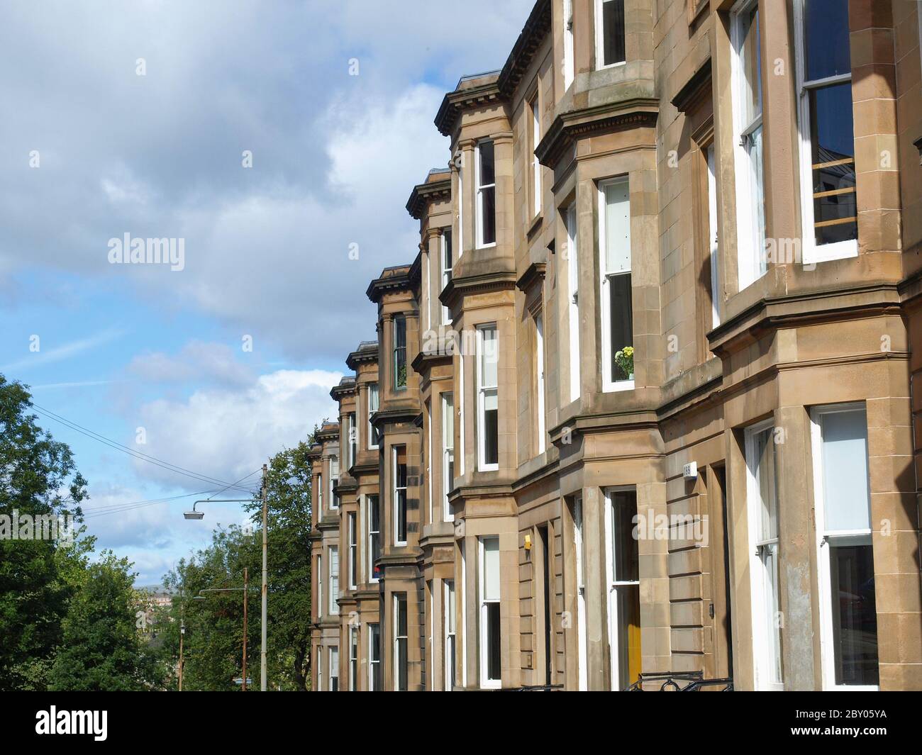 Row of houses glasgow hi-res stock photography and images - Alamy