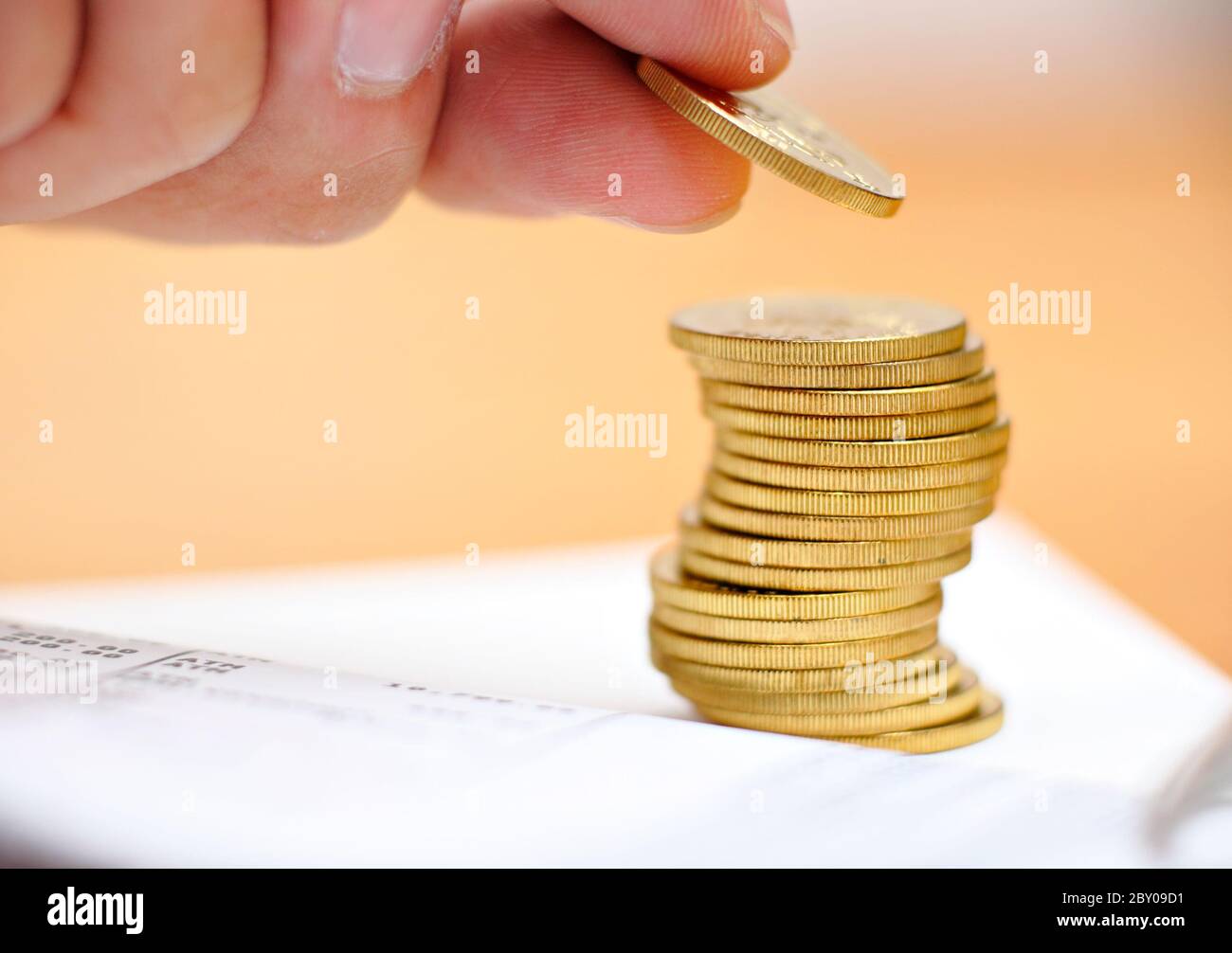 Money saving hi-res stock photography and images - Alamy