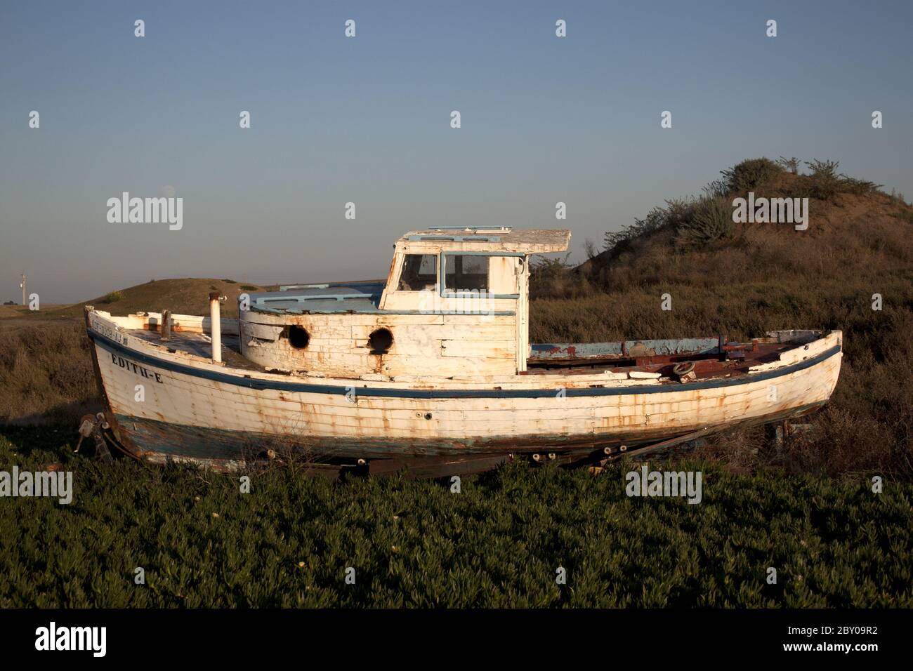 Wrecked boat on the beach Stock Photo - Alamy