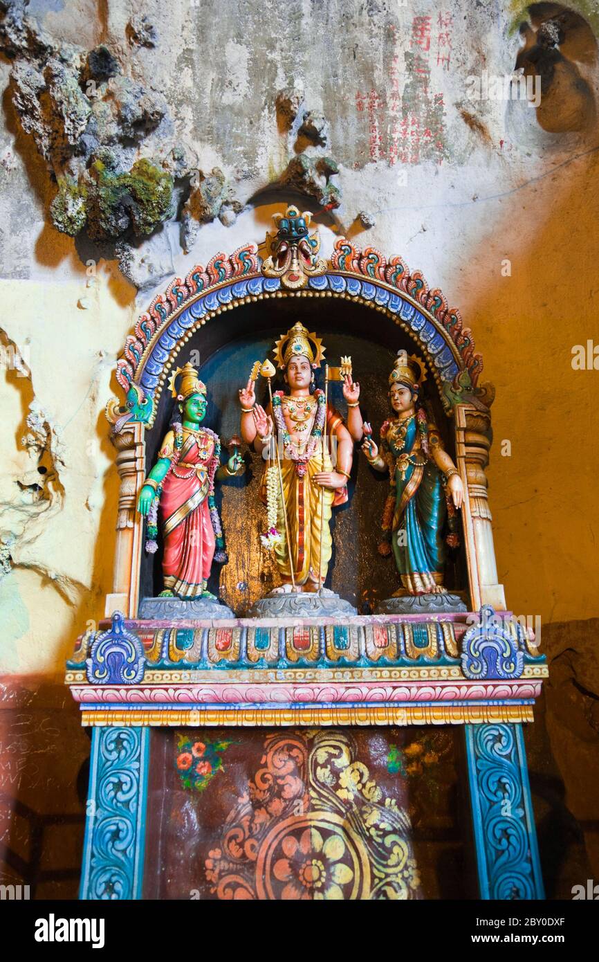 Statue of hindu god at Batu caves Stock Photo - Alamy