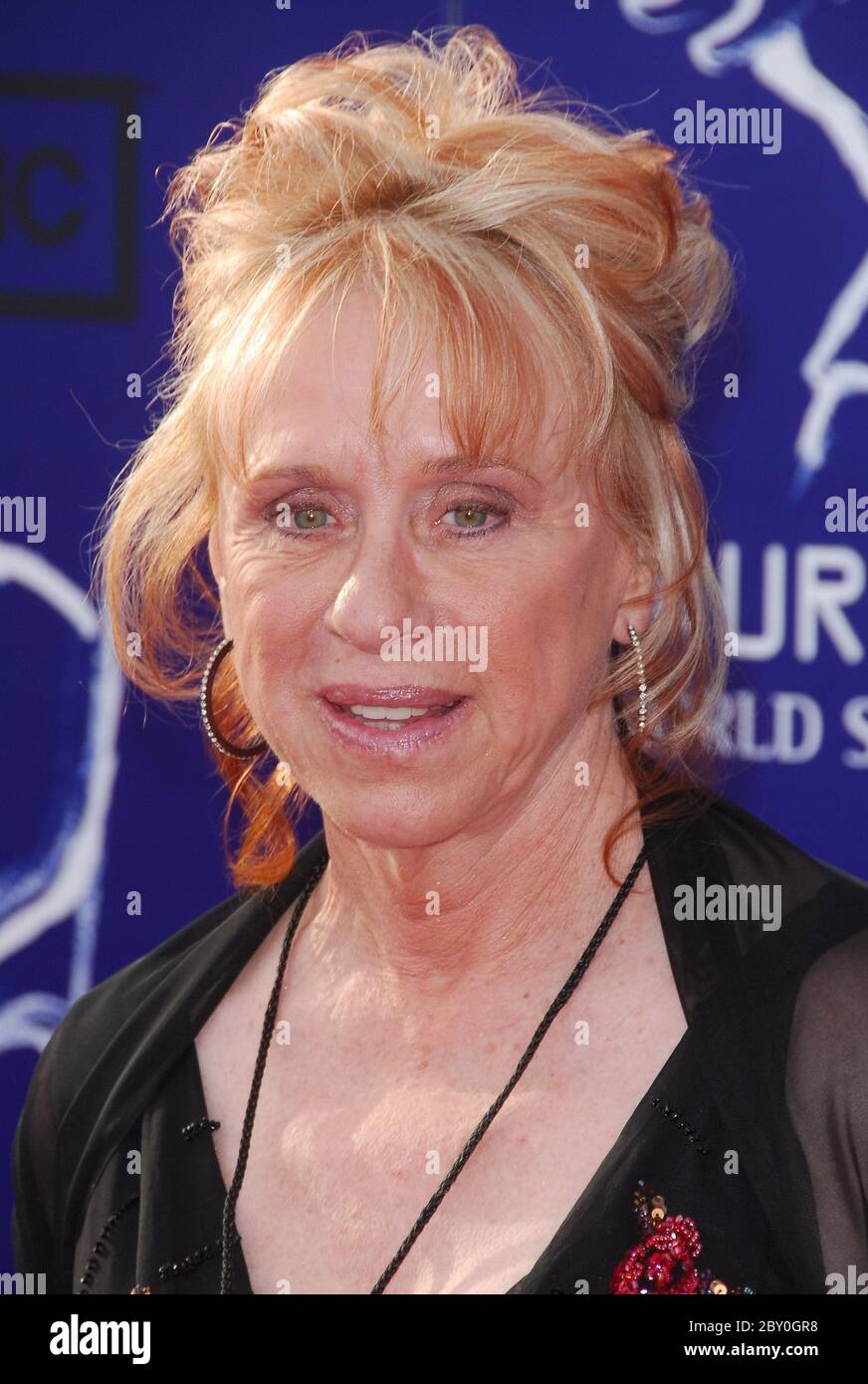 Red carpet retro jeannie epper hi-res stock photography and images - Alamy