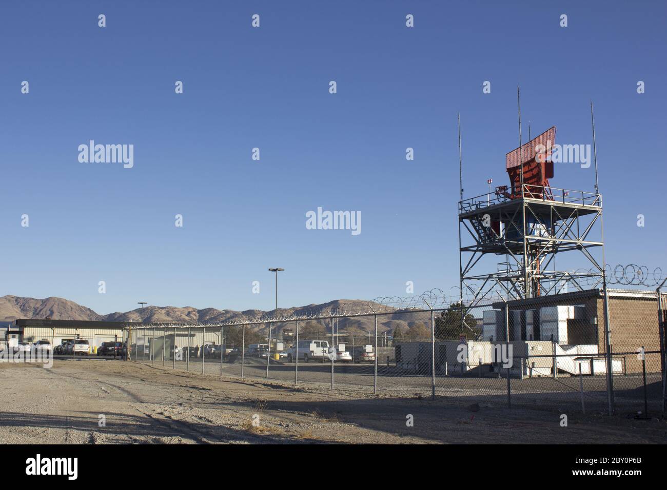 Air traffic control radar antenna hi-res stock photography and images ...