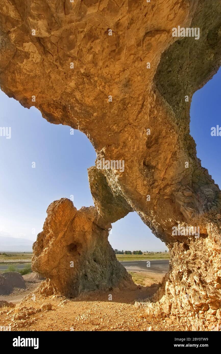 Middle eastern mountains hi-res stock photography and images - Alamy