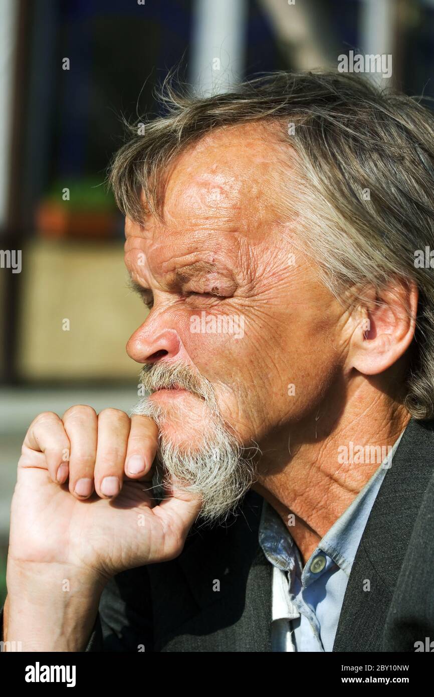 Sad old man Stock Photo - Alamy