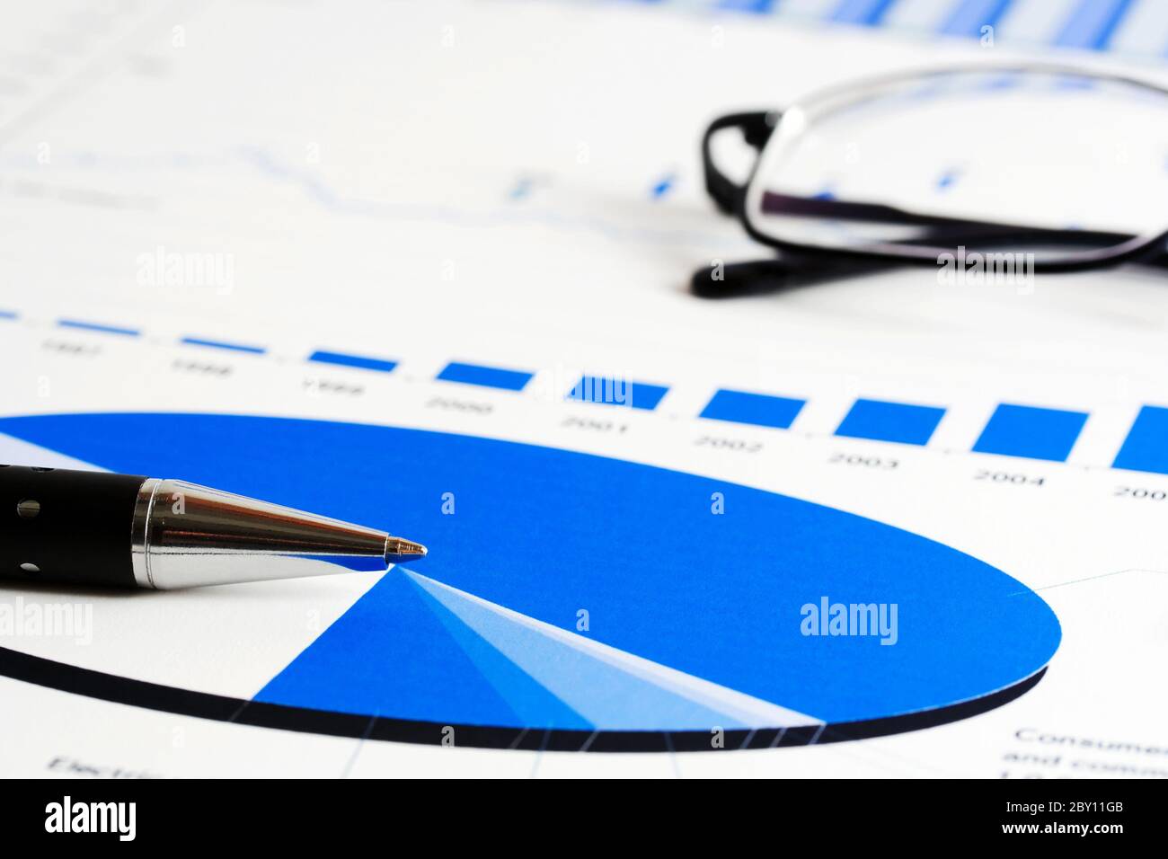 Stock market reports analysis Stock Photo - Alamy