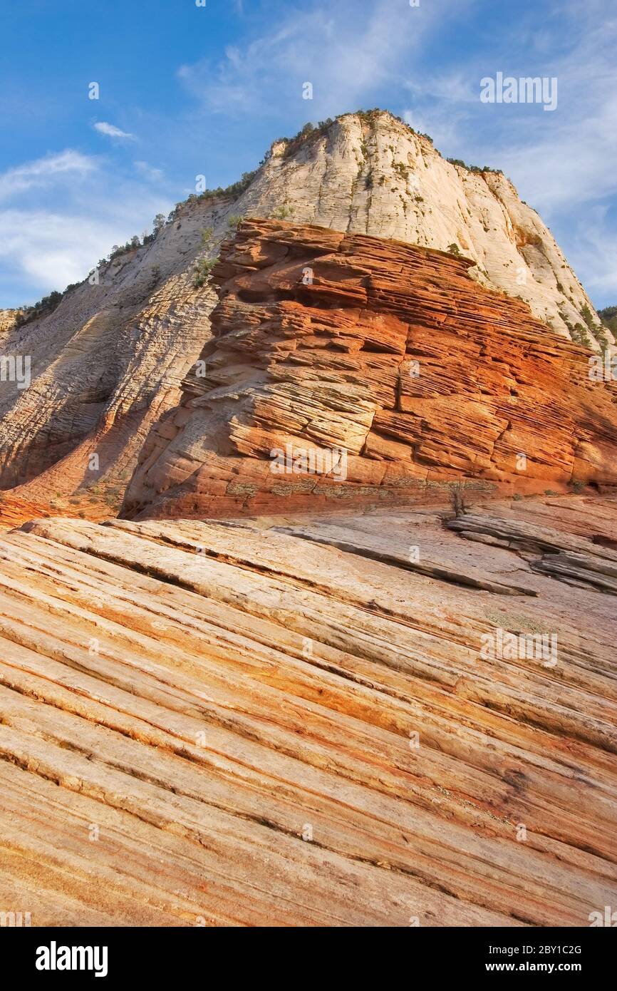 Red and orange mountains hi-res stock photography and images - Alamy