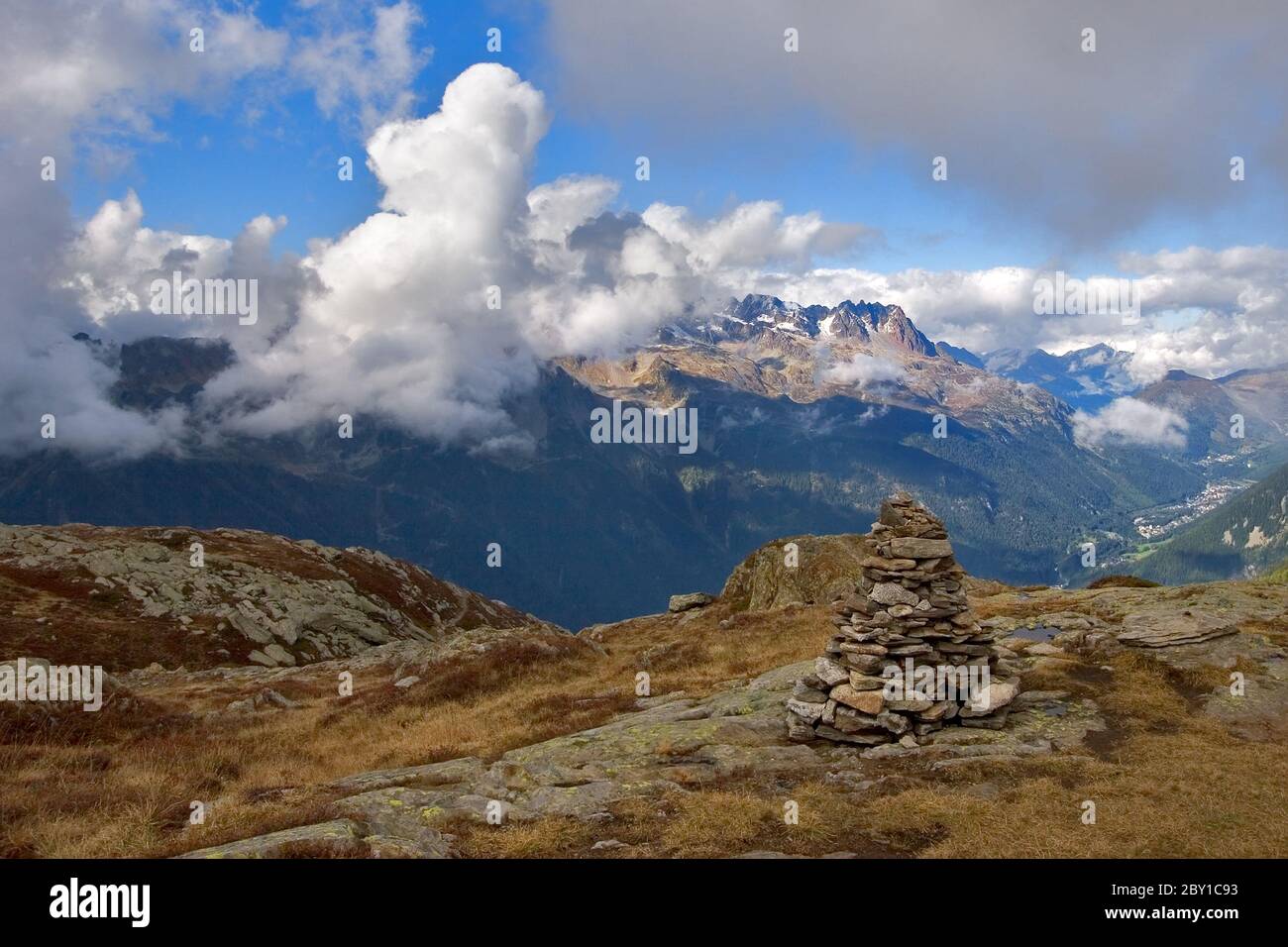 Range beacon hi-res stock photography and images - Alamy