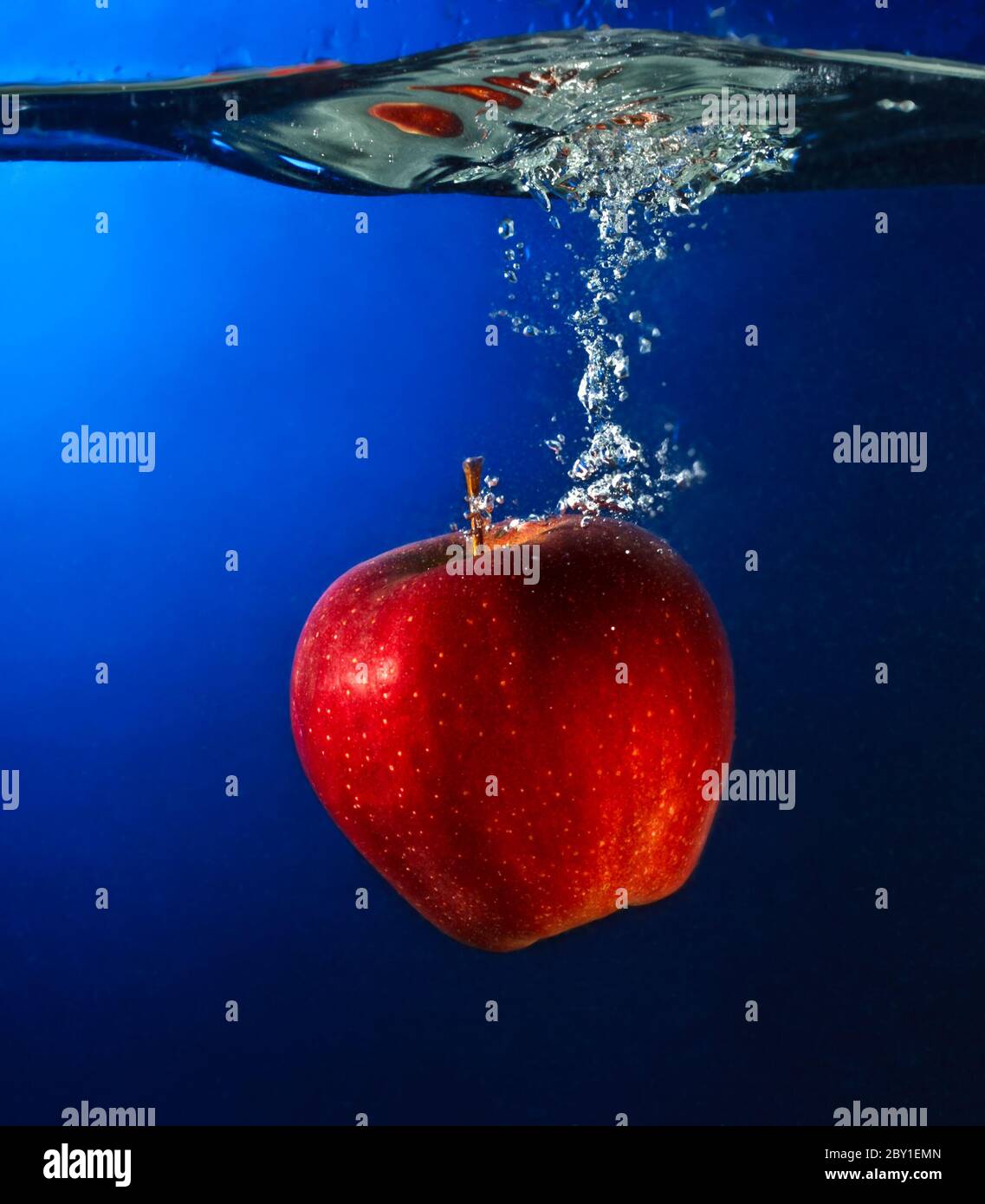 Apple falling hi-res stock photography and images - Alamy